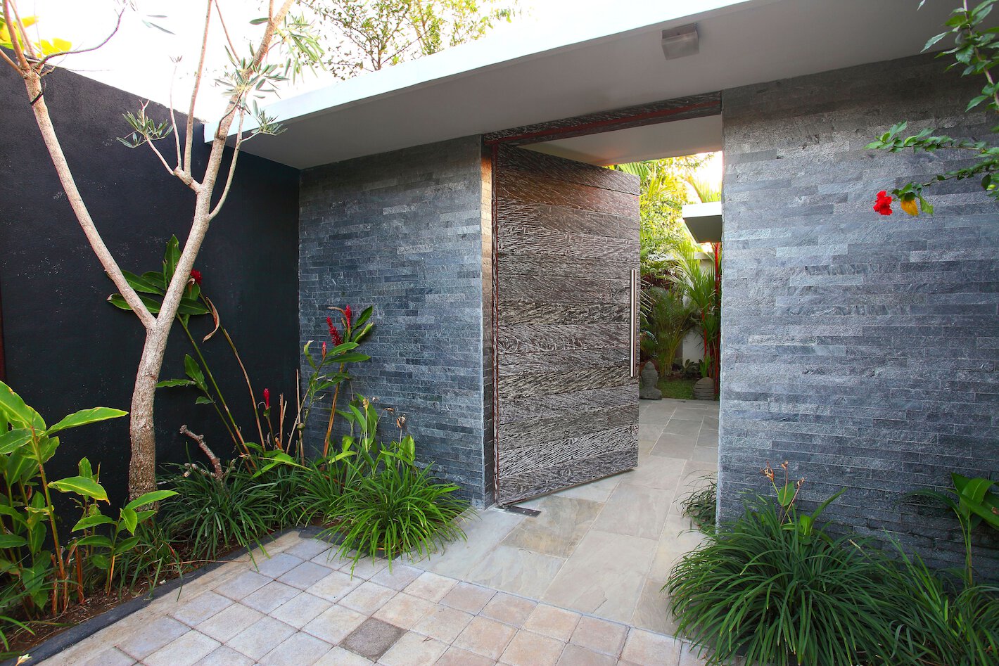 Commercial | Exterior Stone Tile